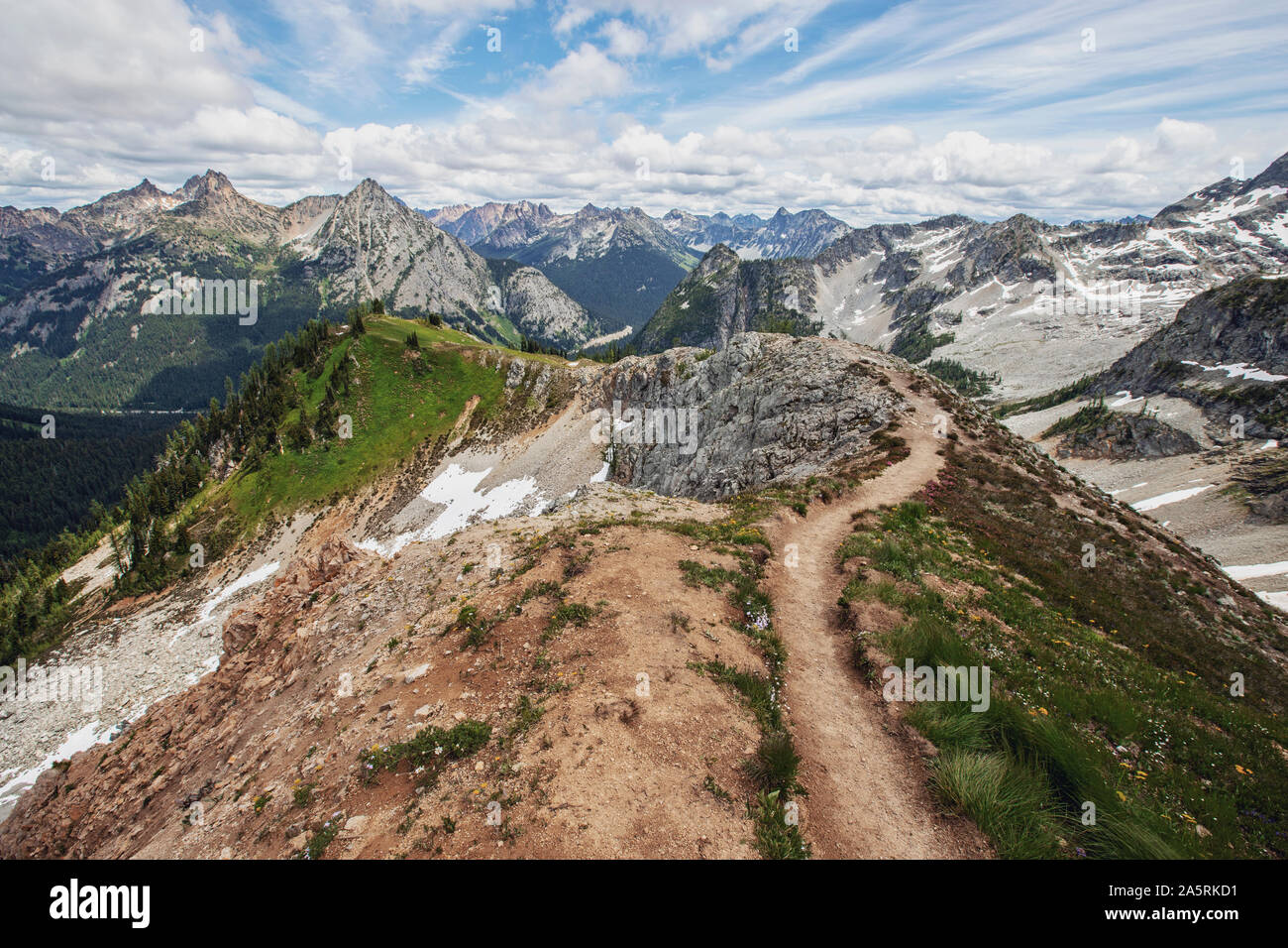 The Rainy pass trail through North Cascades National park, Washington ...