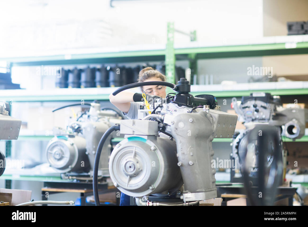 Woman engineer automotive hi-res stock photography and images - Alamy