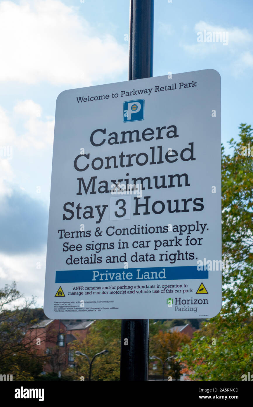 3 hour free parking. ANPR camera sign Stock Photo - Alamy