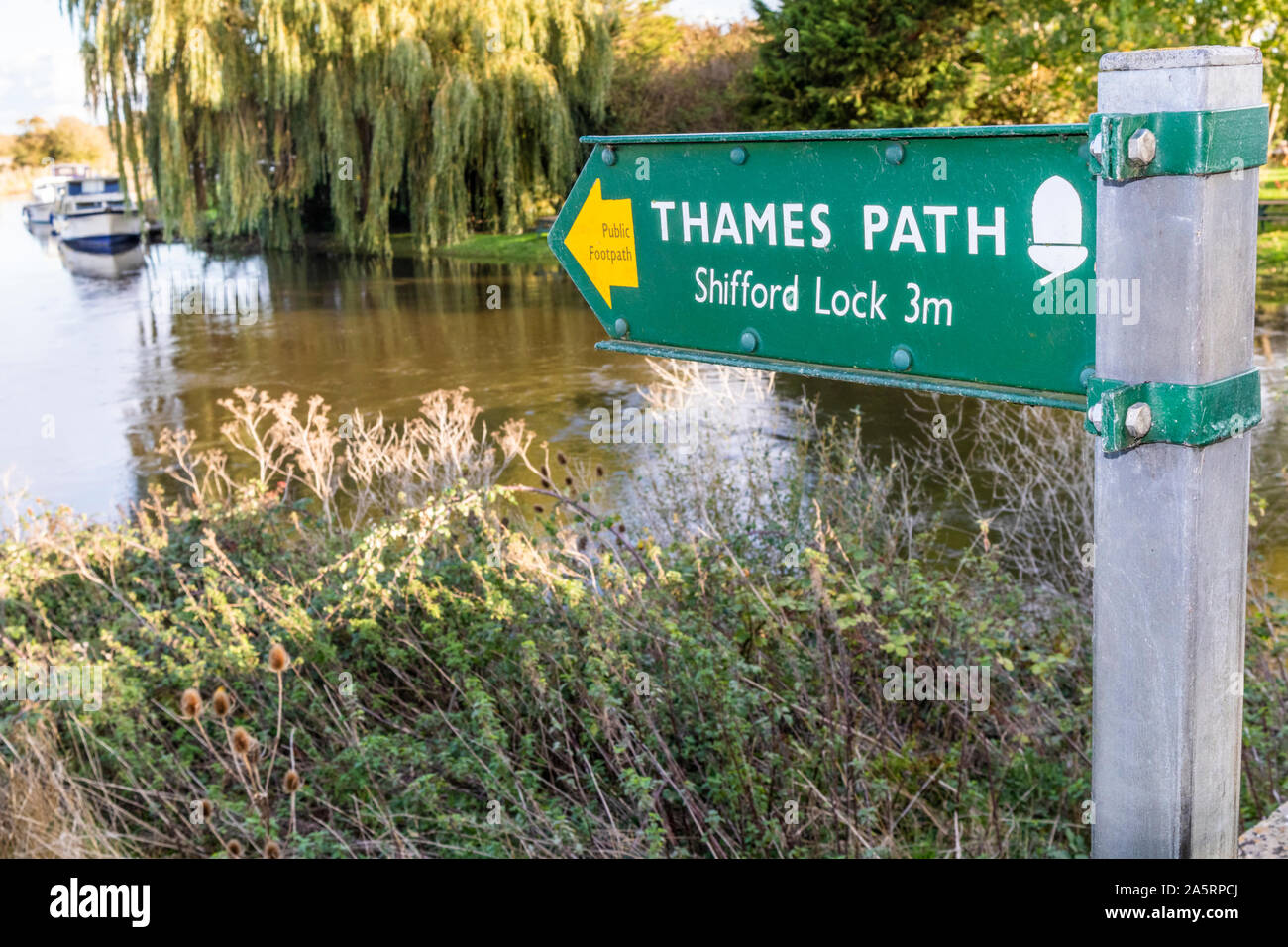 Signs signage logos hi-res stock photography and images - Alamy