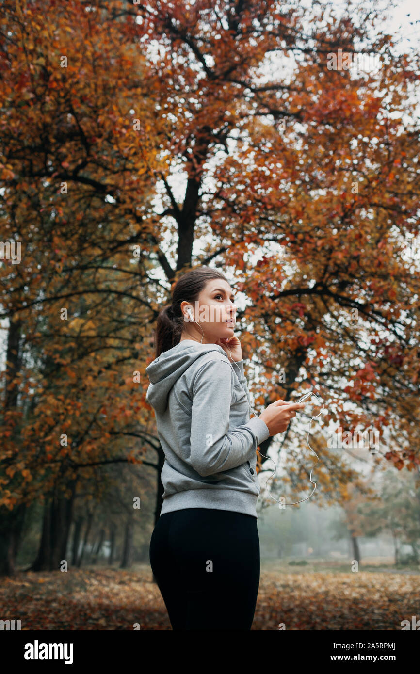 Running turning athlete hi-res stock photography and images - Alamy