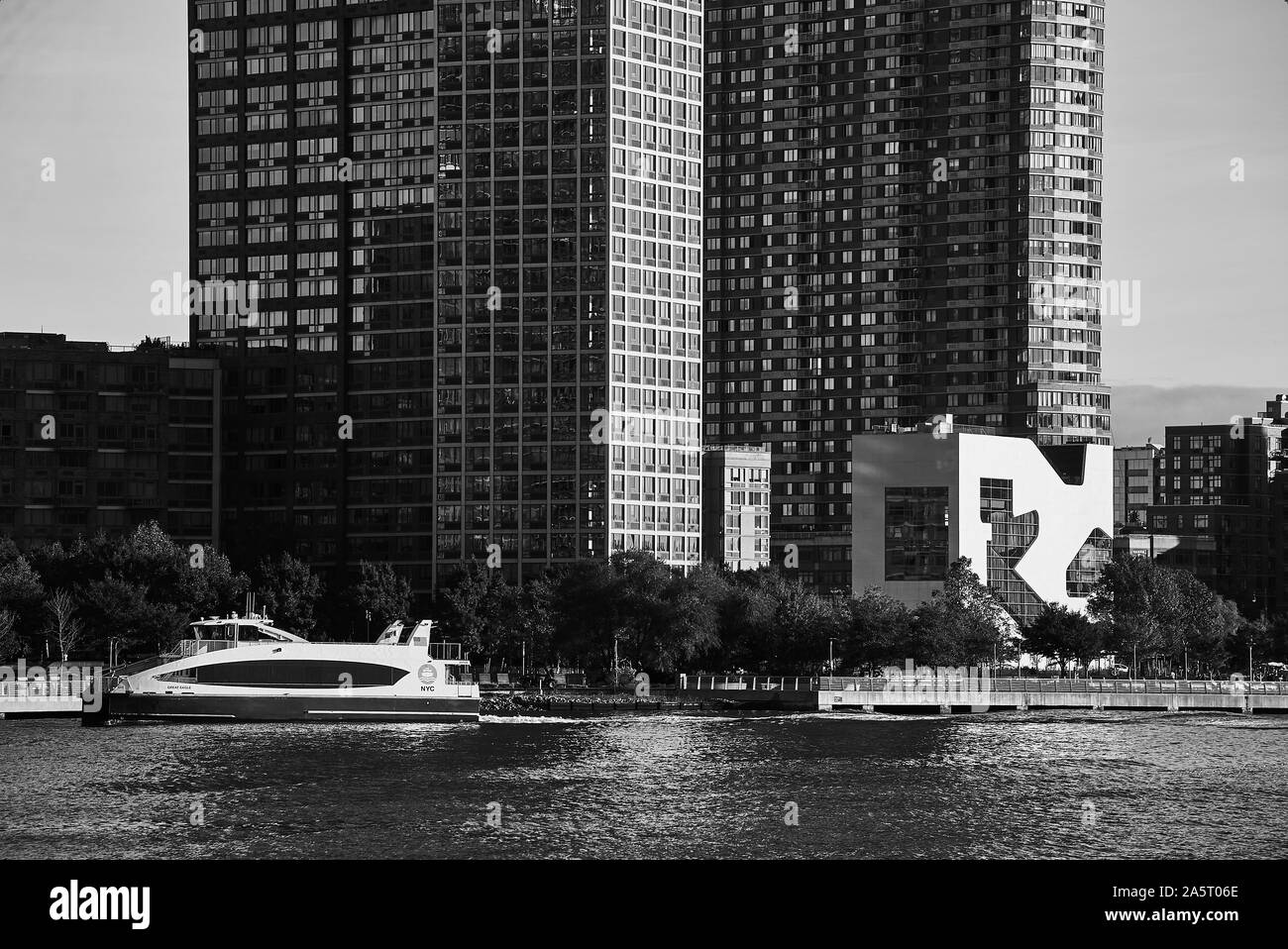 Hunters Point Community Library, designed by Steven Holl Architects ...
