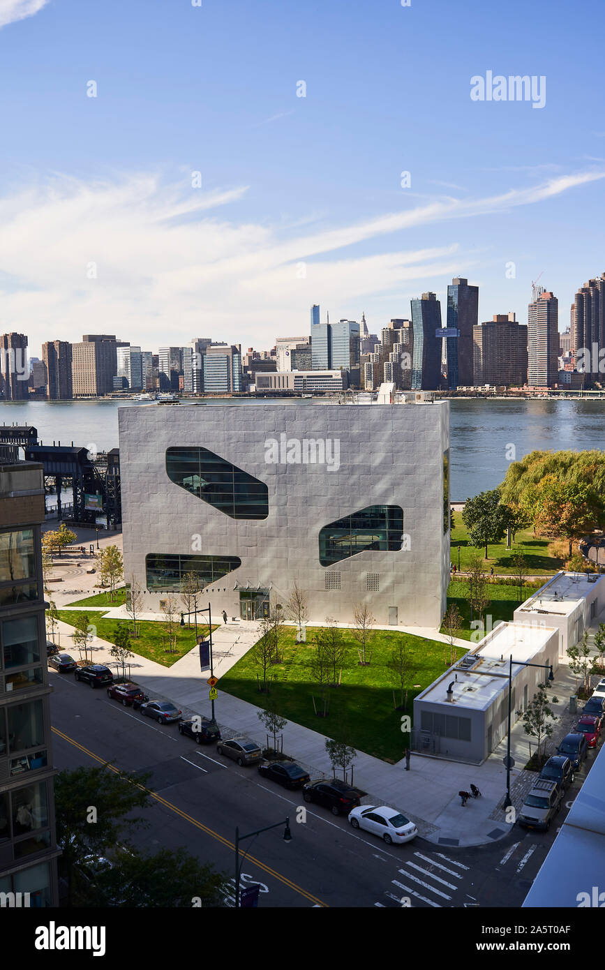 Hunters Point Community Library, designed by Steven Holl Architects ...
