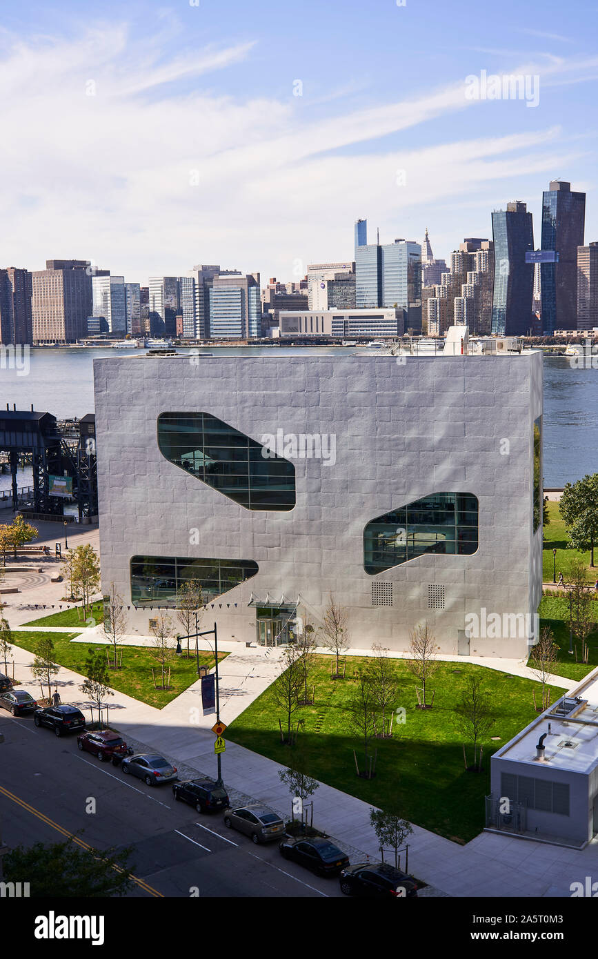 Hunters Point Community Library, designed by Steven Holl Architects ...