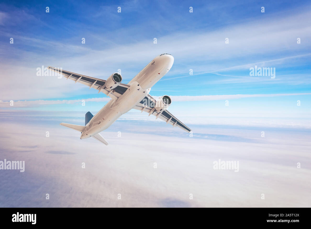 Plane flies in sky air hi-res stock photography and images - Alamy