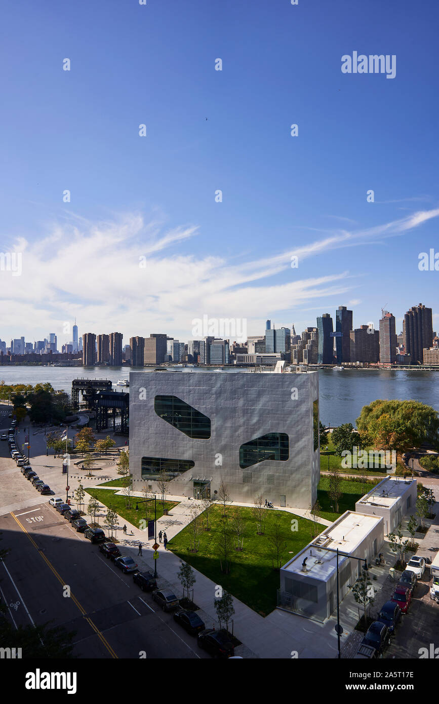 Hunters Point Community Library, designed by Steven Holl Architects ...