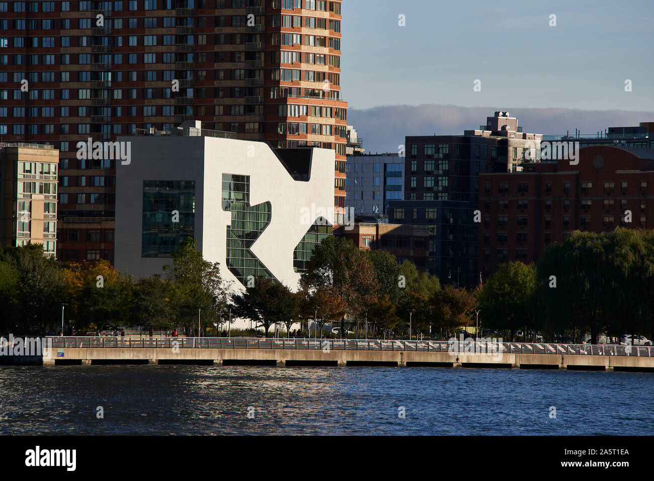 Hunters Point Community Library, designed by Steven Holl Architects ...