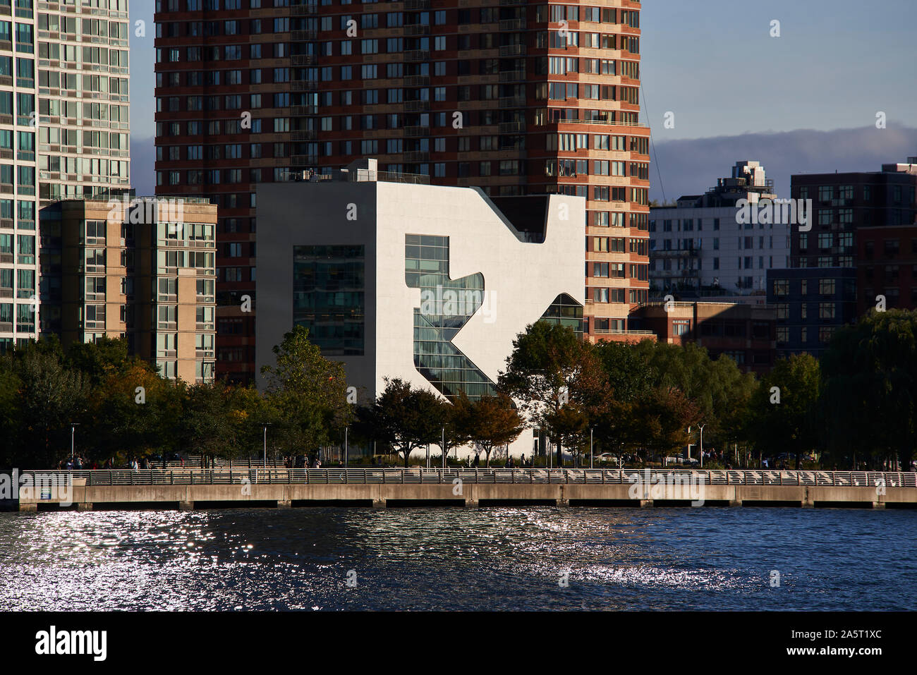 Hunters Point Community Library, designed by Steven Holl Architects ...