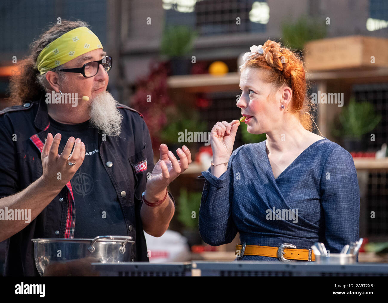 Duesseldorf, Germany. 20th Oct, 2019. Stefan Marquard (l), TV chef, and ...
