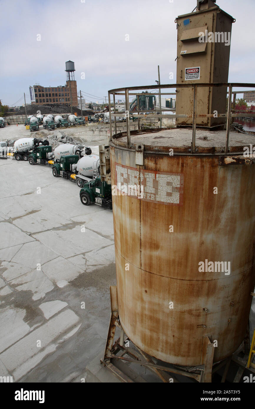 Vcna prairie material concrete plant hi-res stock photography and ...
