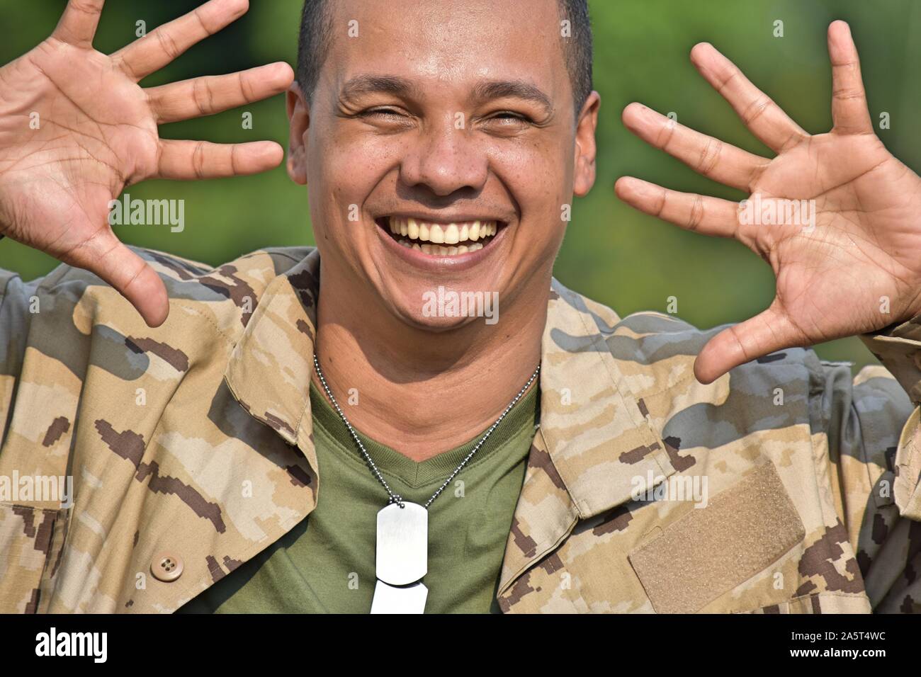 Soldiers happiness hi-res stock photography and images - Alamy