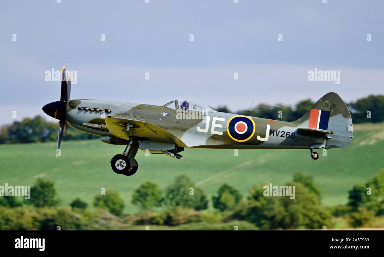 Spitfire mk xiv hi-res stock photography and images - Alamy