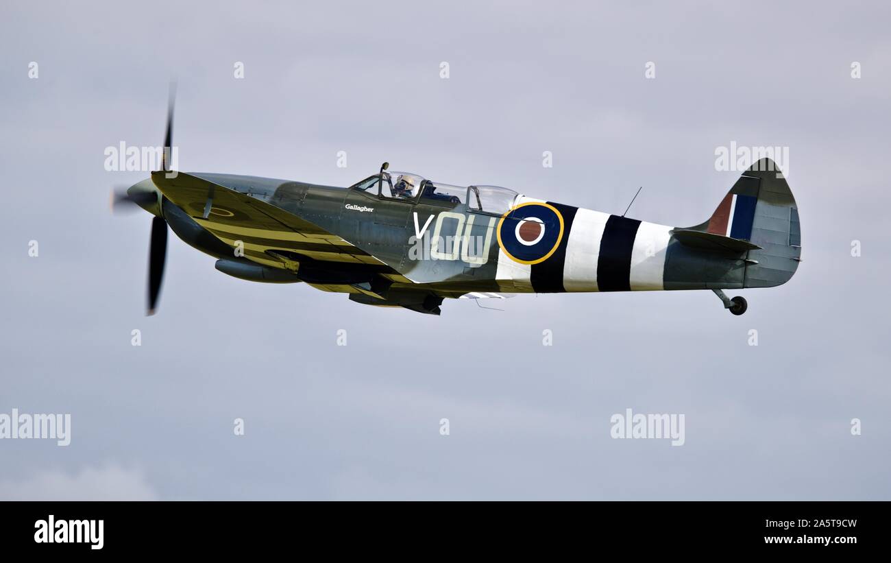 Spitfire stripes hi-res stock photography and images - Alamy