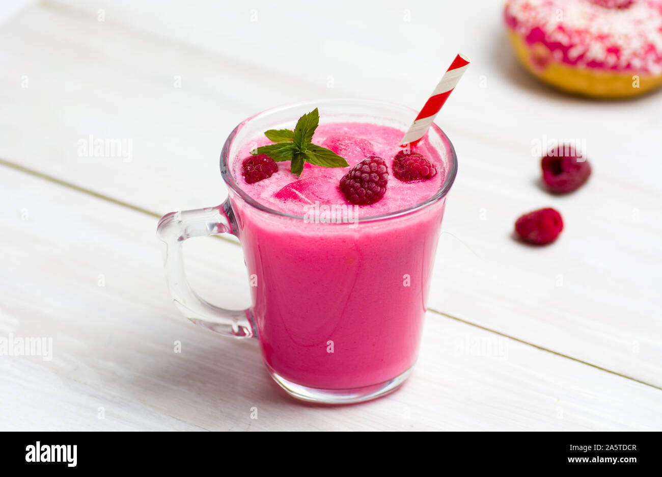 Smoothie froth hi-res stock photography and images - Alamy
