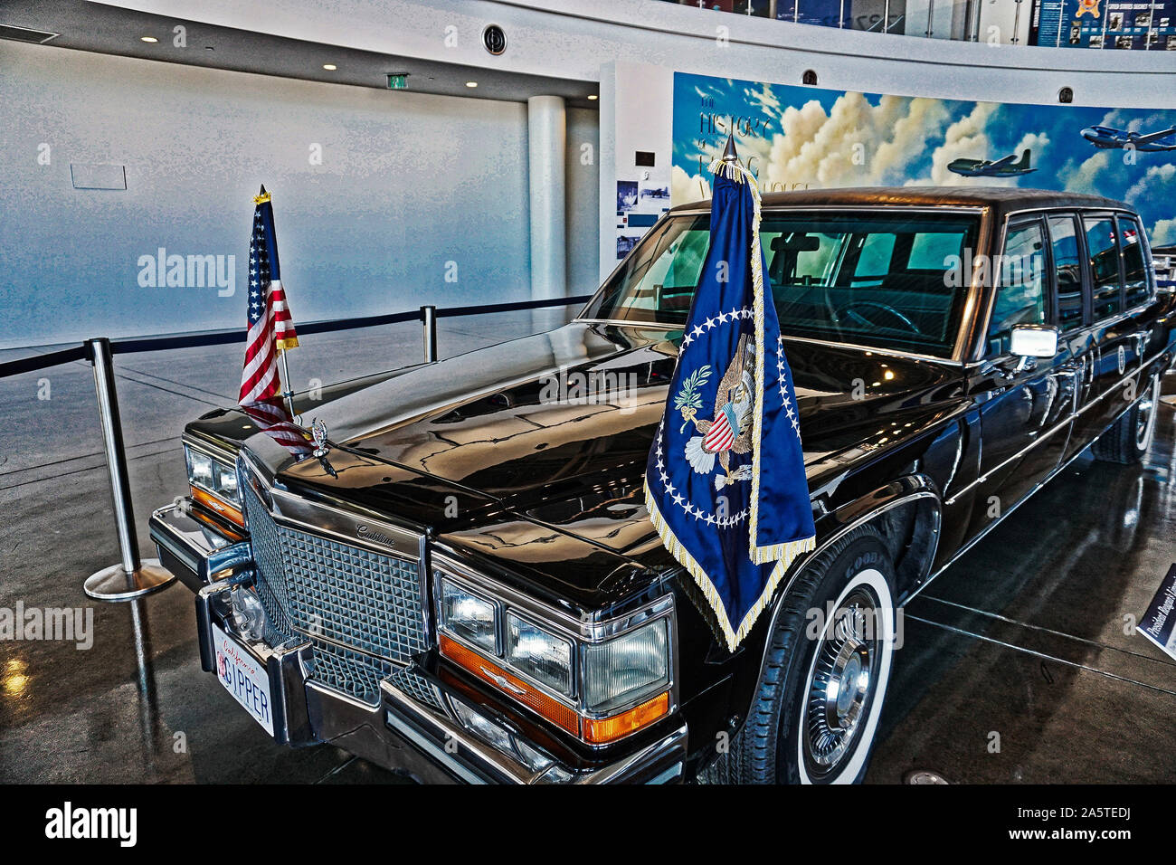 The Presidential limousine in the Ronald Reagan Presidential Library in ...