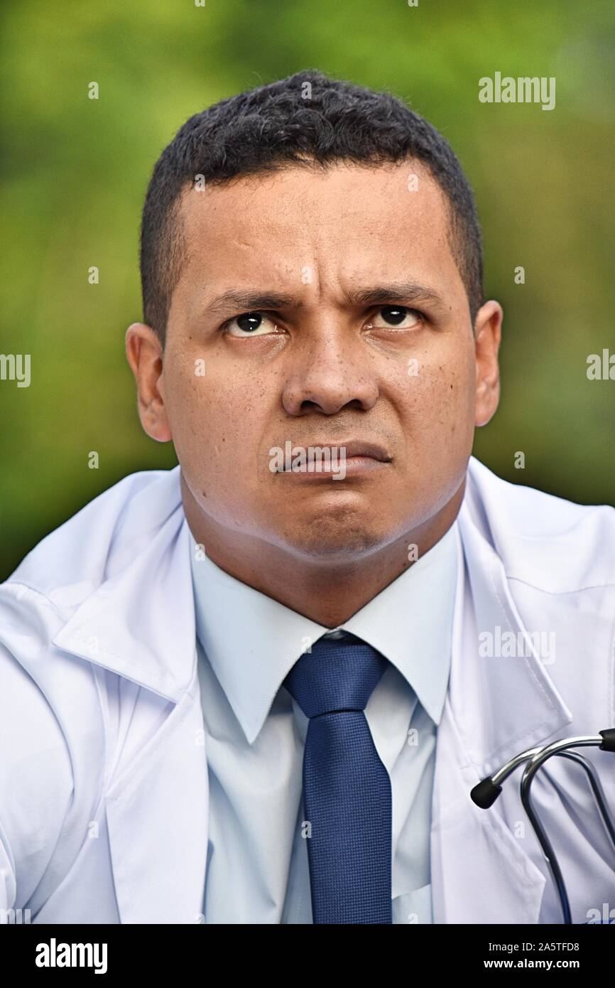 Doctor wearing lab coat hi-res stock photography and images - Alamy