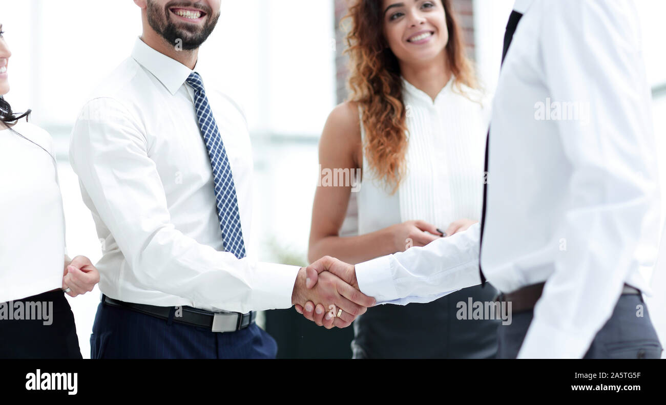 closeup.welcome and handshake of business partners Stock Photo - Alamy