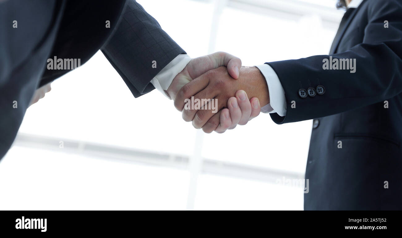 Businessmen making handshake - business etiquette, congratulatio Stock ...