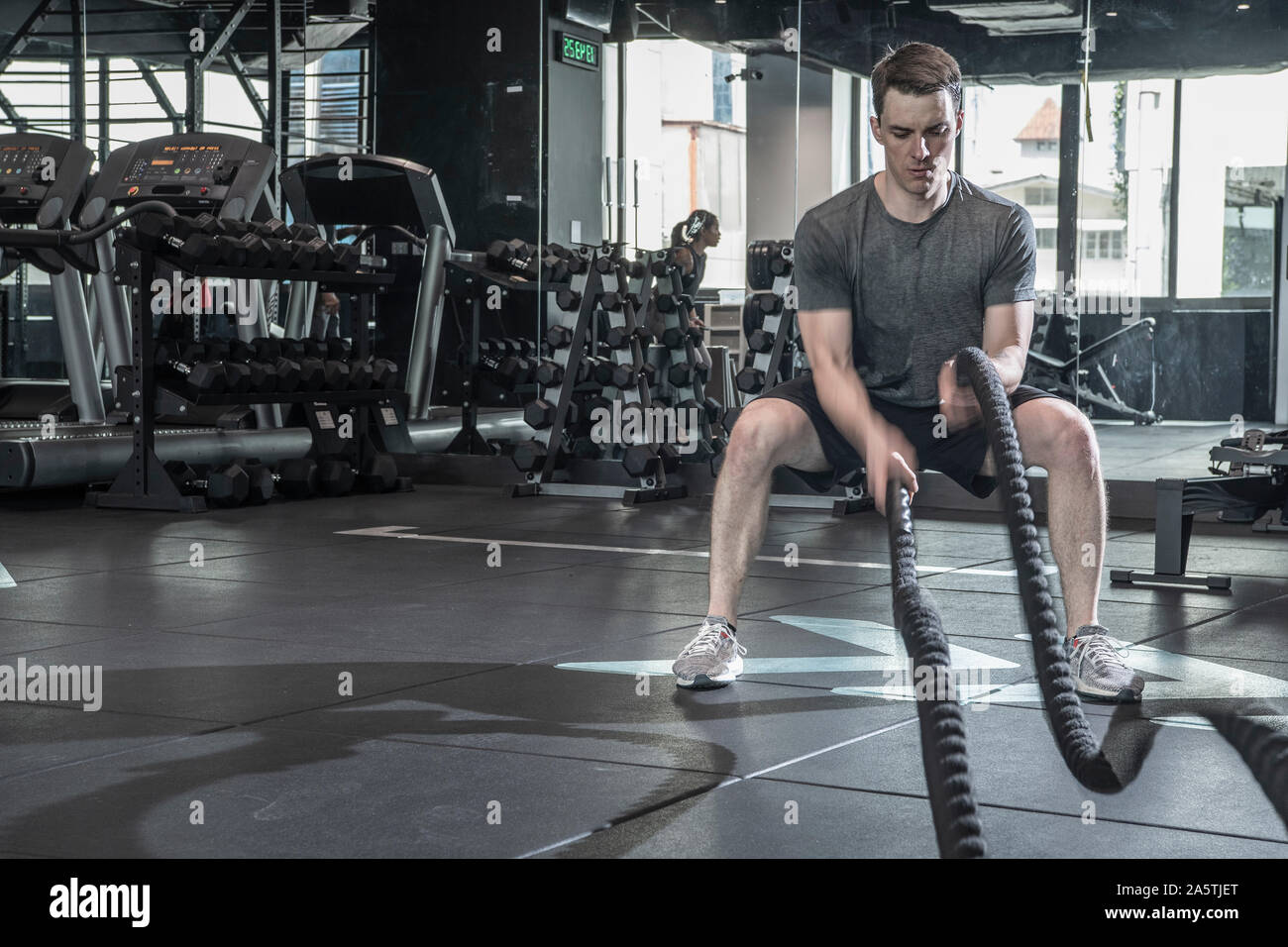Man leg press gym hi-res stock photography and images - Alamy