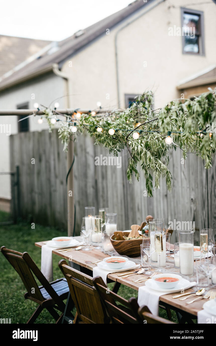 House dinner party hi-res stock photography and images - Alamy