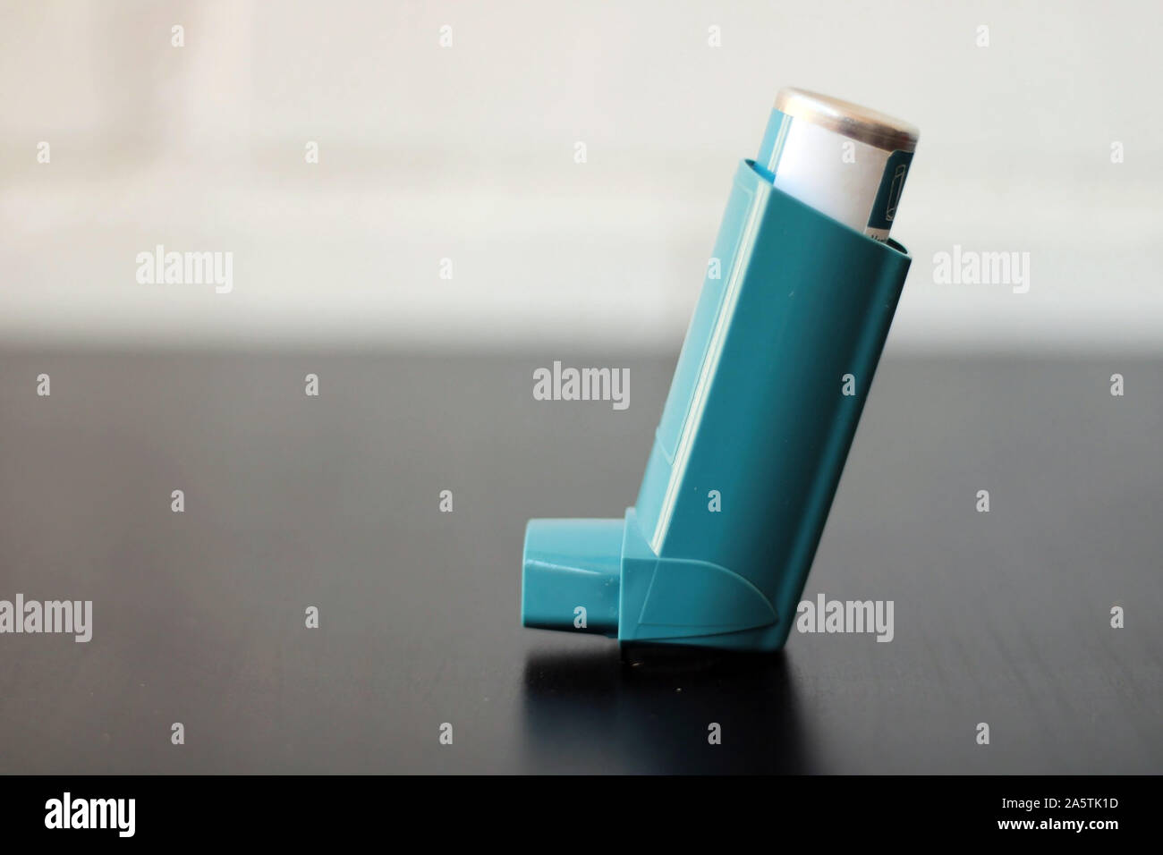 Blue Inhaler High Resolution Stock Photography and Images - Alamy