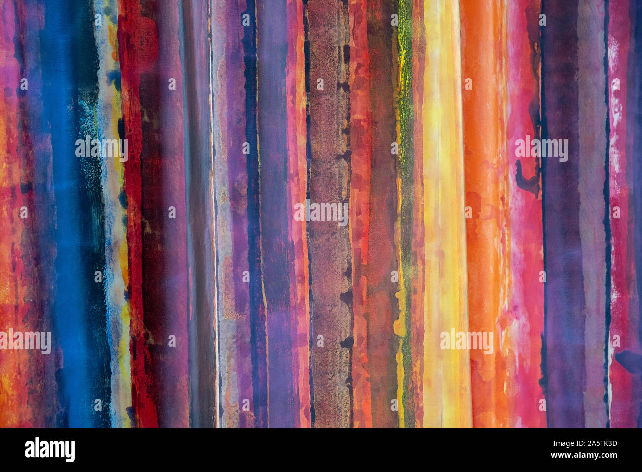 an image consisting of colored horizontal lines forming a beautiful ...