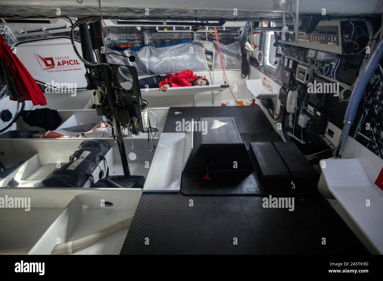 Imoca 60 hi-res stock photography and images - Alamy