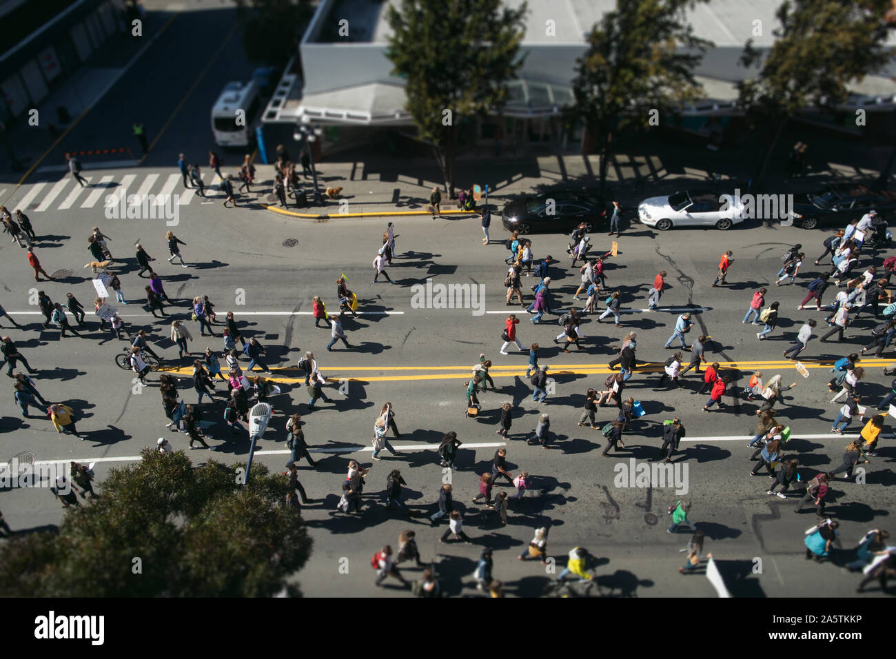 Crowd at protest hi-res stock photography and images - Alamy