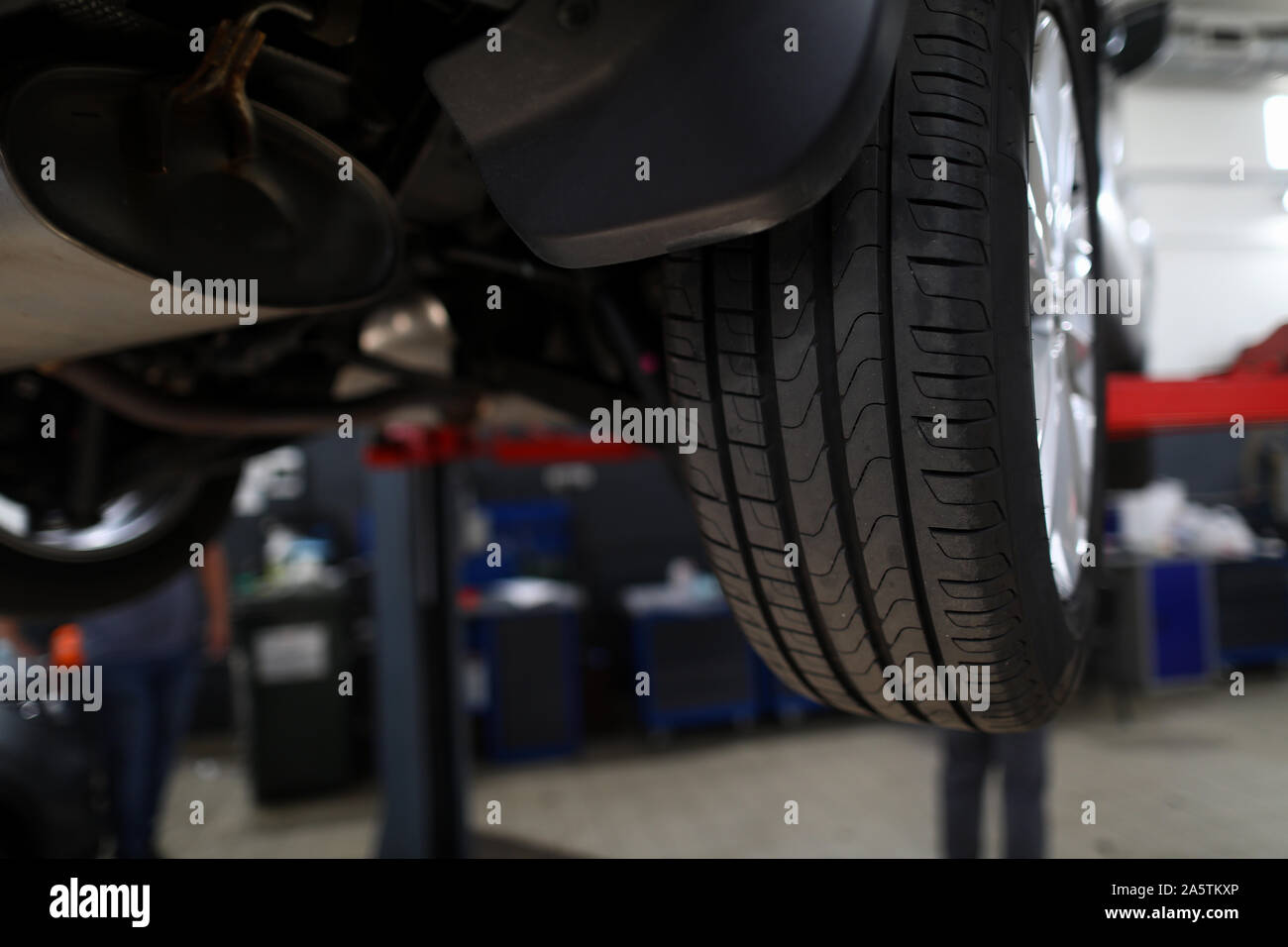 Auto rubber tyre Stock Photo - Alamy
