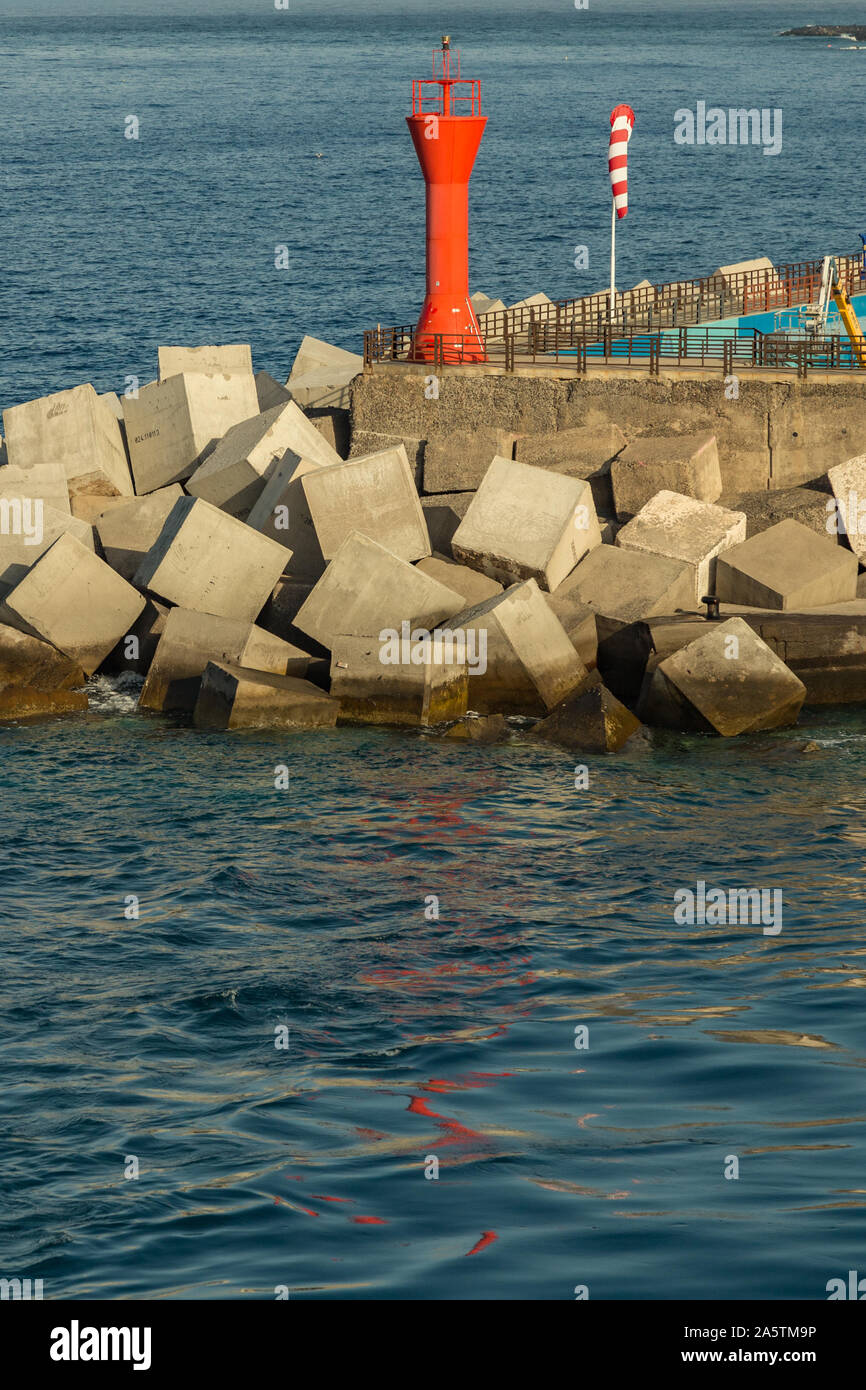 Rock ferry pier hi-res stock photography and images - Alamy