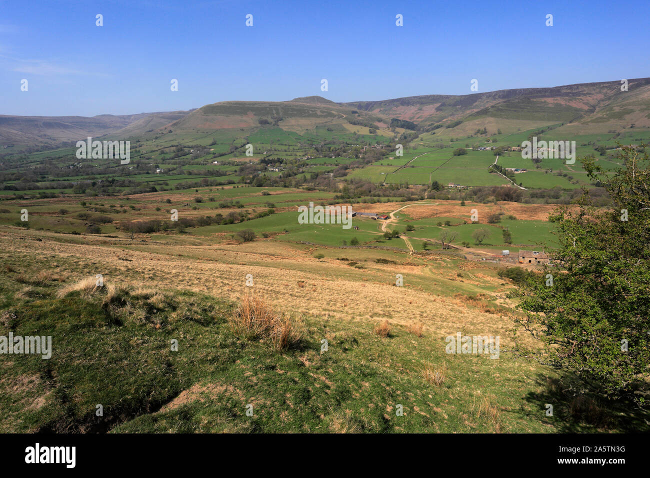 Spring view over the Vale of Edale, Edale Village, Derbyshire, Peak ...