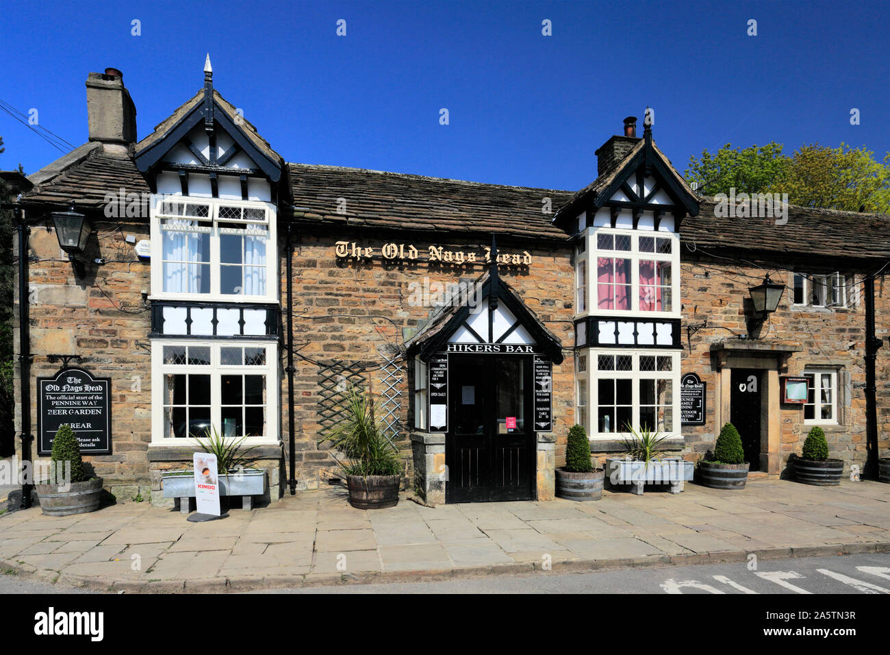 The Old Nags Head pub, Edale village, Peak District National Park ...