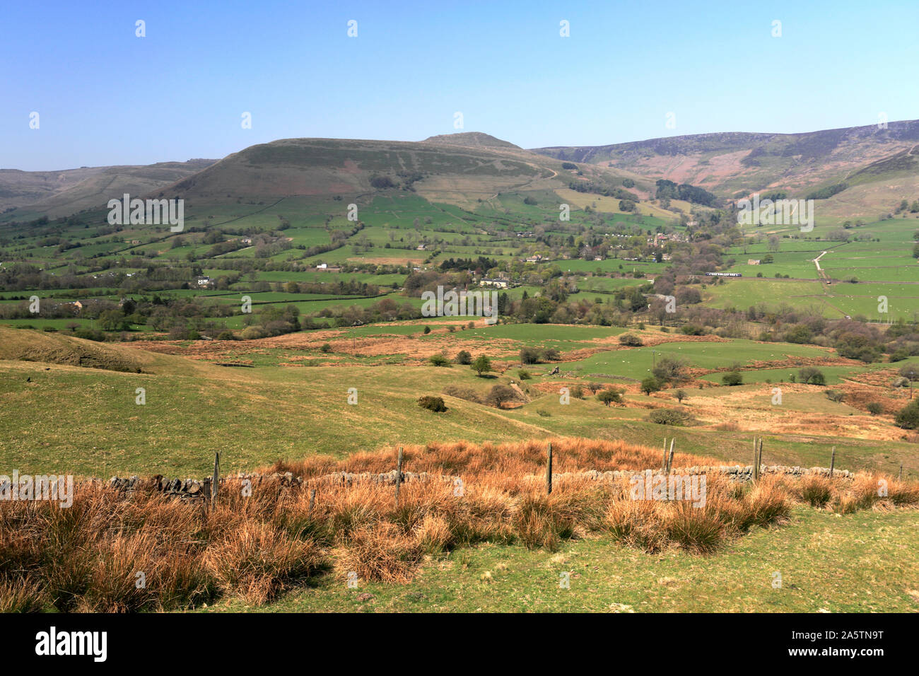 Spring view over the Vale of Edale, Edale Village, Derbyshire, Peak ...