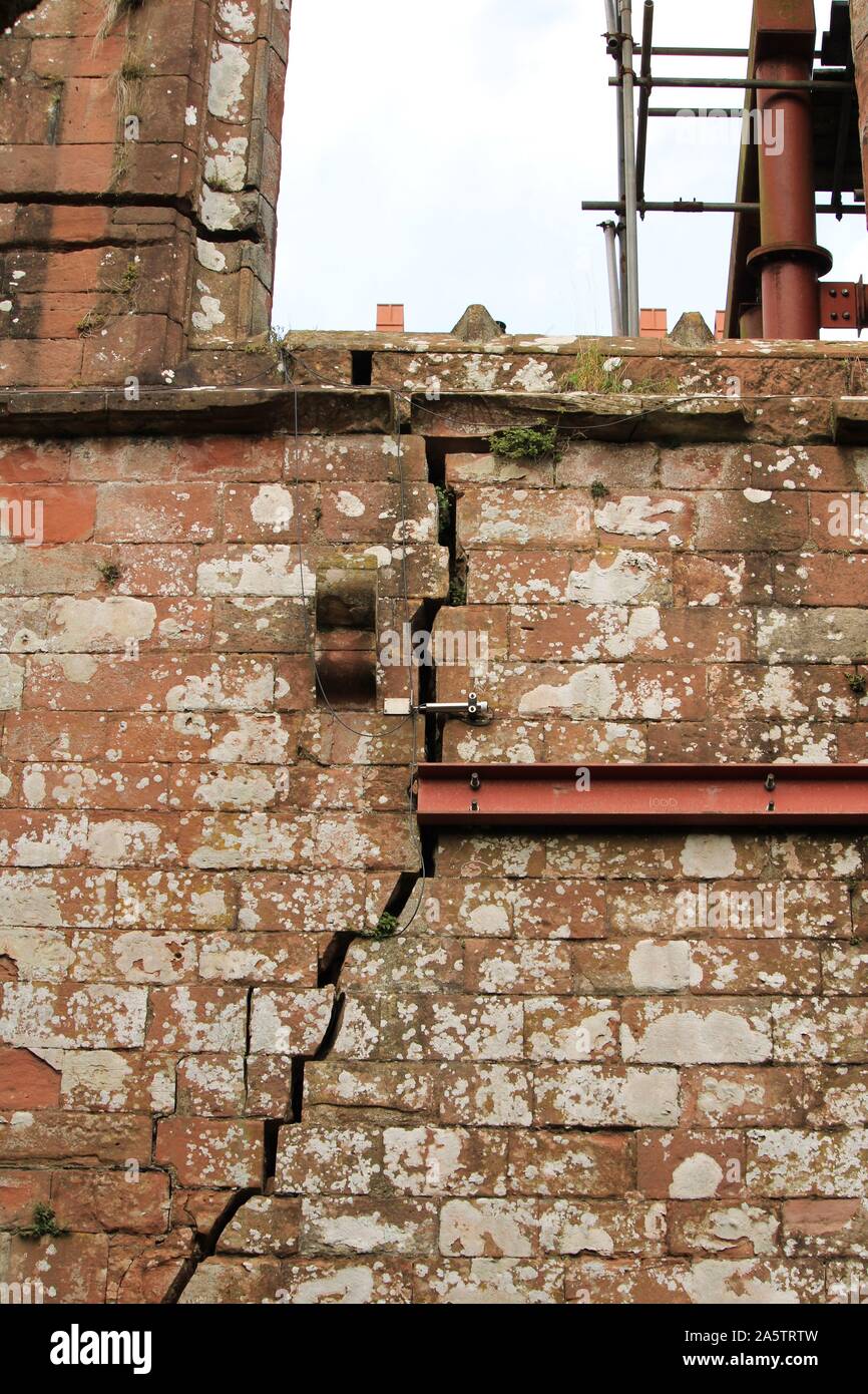 Structural movement remedial work hi-res stock photography and images ...