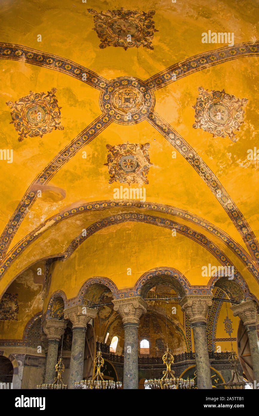 Church built 1400s ad hi-res stock photography and images - Alamy