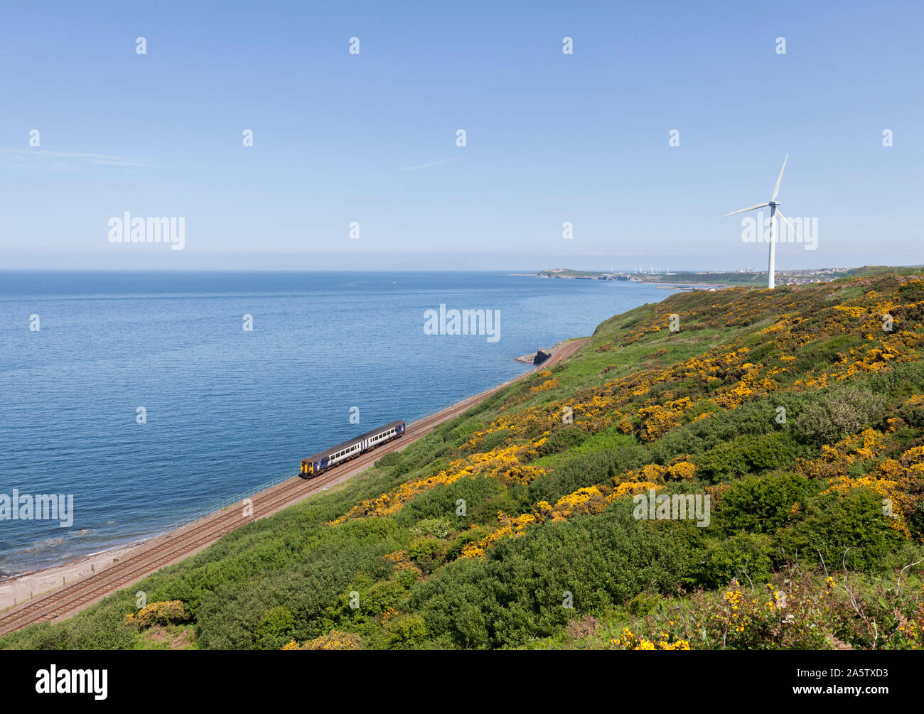 Arriva Northern rail class 156 sprinter train passing Cunning Point ...