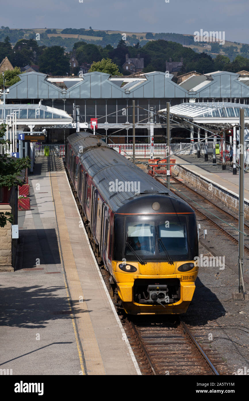 Arriva Northern rail class 333 electric train at Ilkley railway station ...