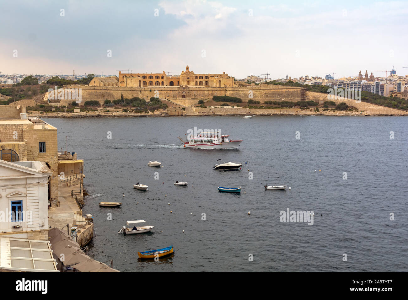 Hms phoenicia hi-res stock photography and images - Alamy