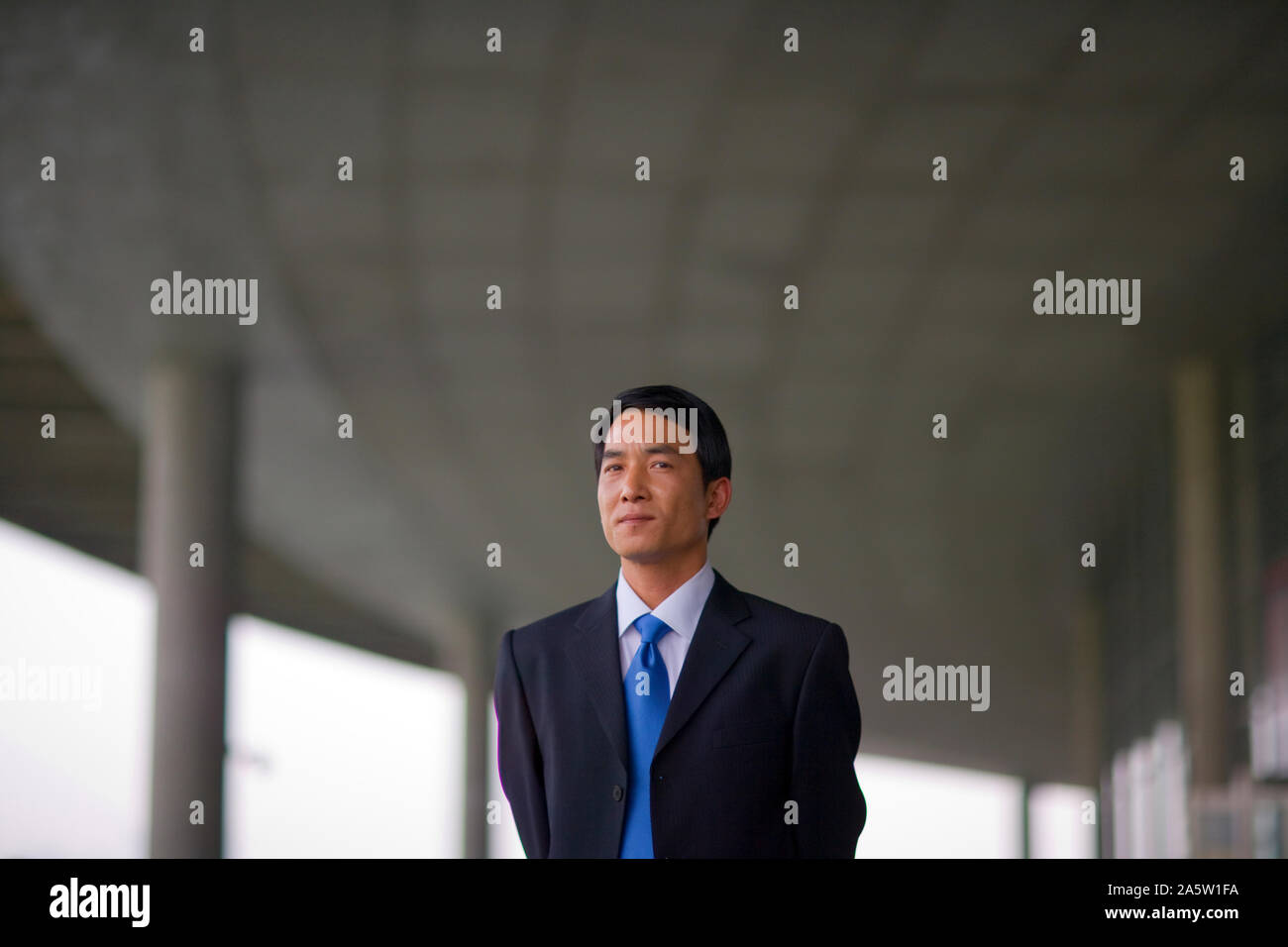 Man men male outside exterior hi-res stock photography and images - Alamy