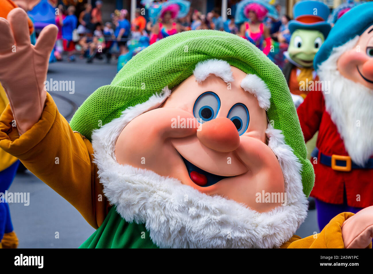 Dwarf disney characters hi-res stock photography and images - Alamy