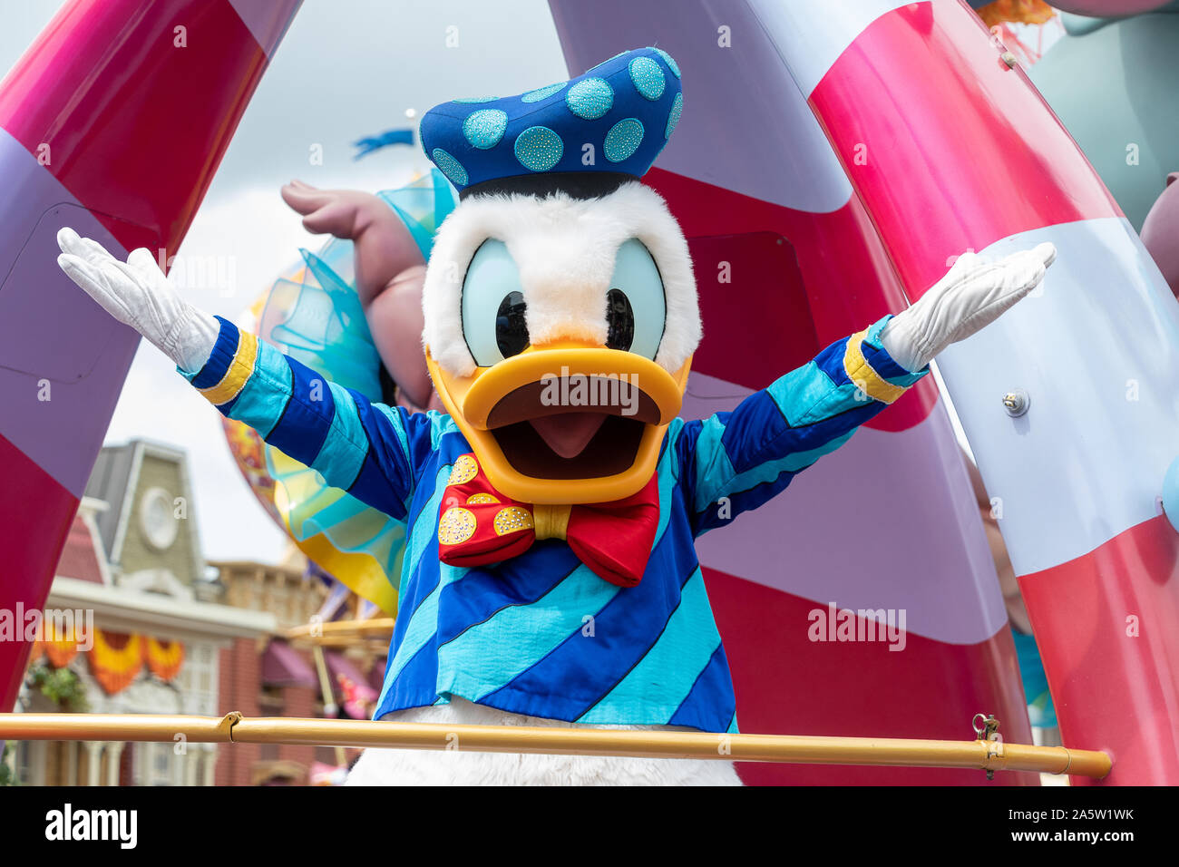 Donald duck character hi-res stock photography and images - Alamy