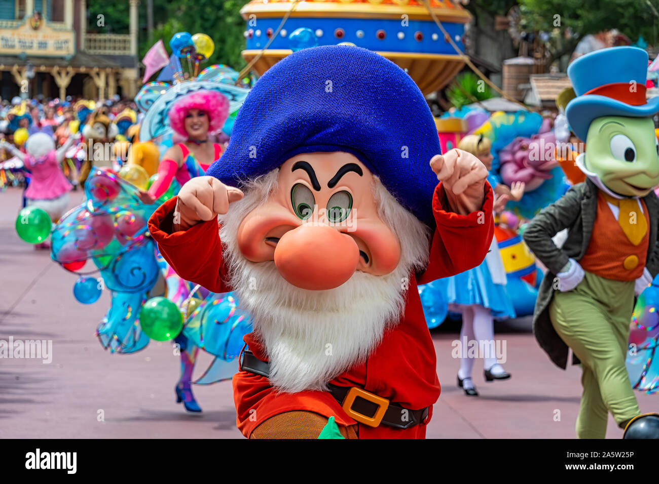 Seven Dwarf characters from the Festival of Fantasy Parade at the Magic ...
