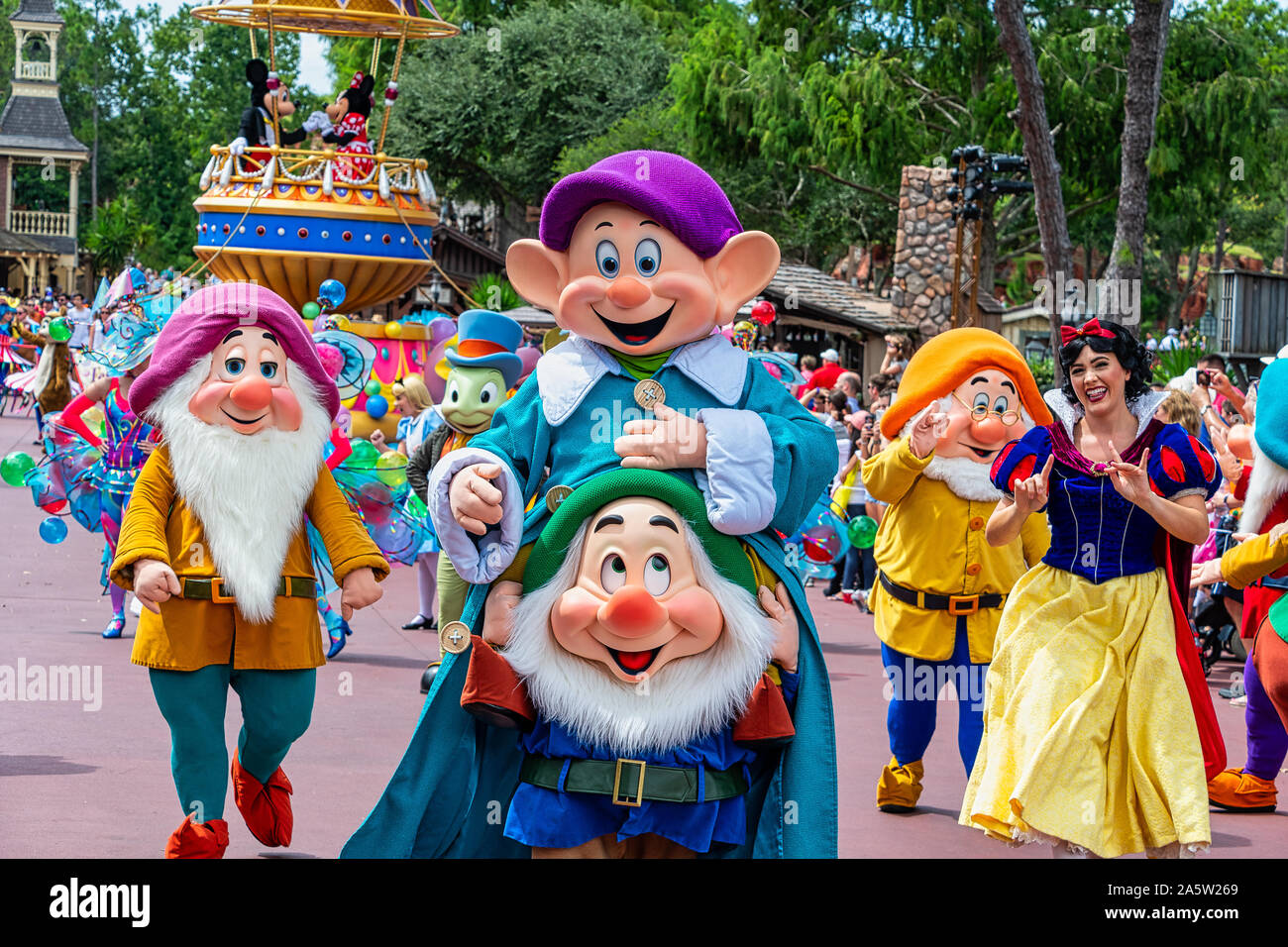 Seven Dwarf characters from the Festival of Fantasy Parade at the Magic ...
