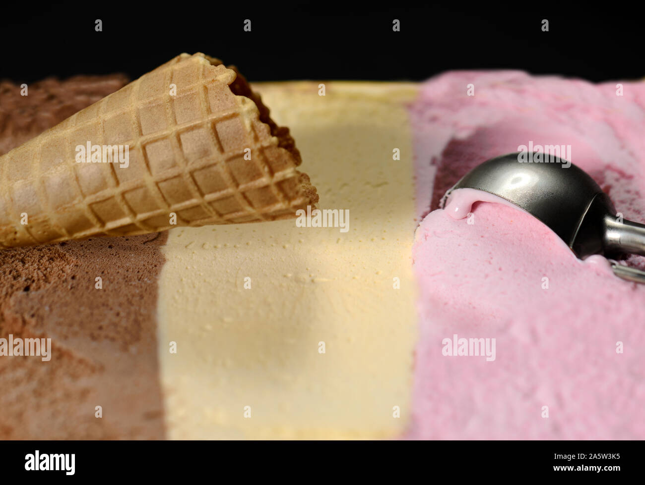 Disher hi-res stock photography and images - Alamy