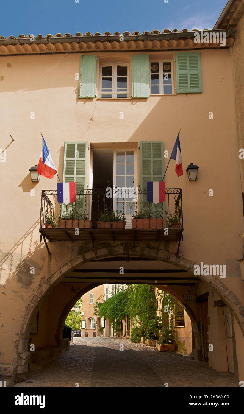 Village seillans provence france hi-res stock photography and images ...