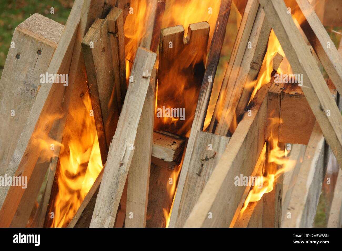 Waste Wood Wooden Pallets High Resolution Stock Photography and Images ...