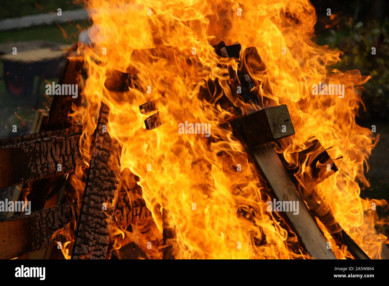Timber for the fire hi-res stock photography and images - Alamy