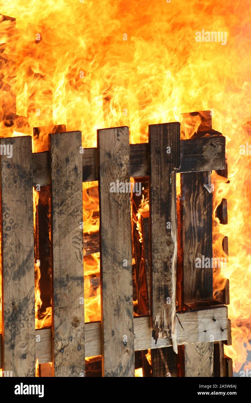 Burn fire flame flames waste hi-res stock photography and images - Alamy