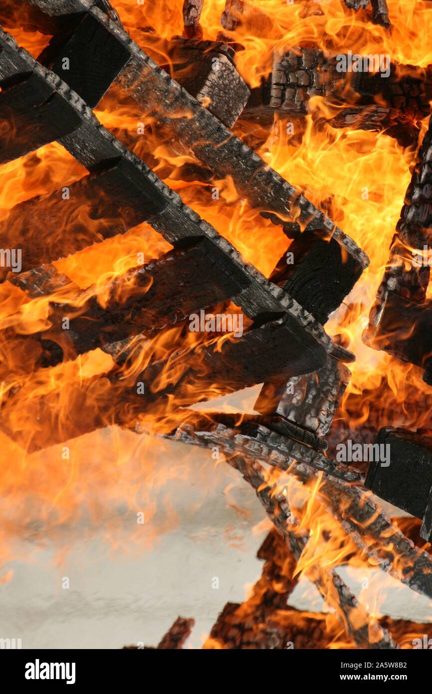 Fire Pallet High Resolution Stock Photography and Images - Alamy
