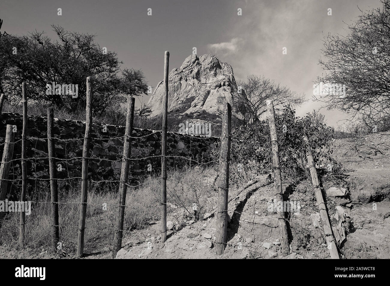 Bernal monolith mexico hi-res stock photography and images - Alamy